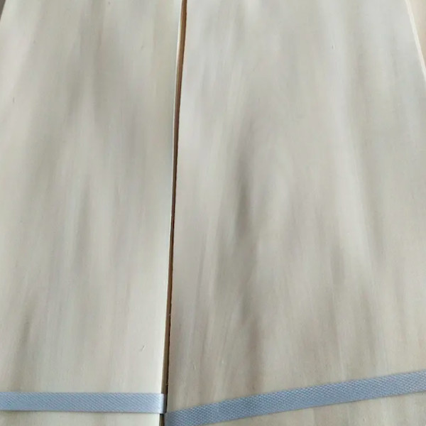 Core Wooden Flooring Sheets , 0.5mm Basswood Sliced Crown Cut Veneer