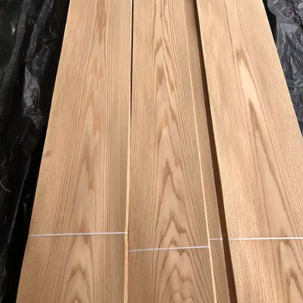FSC Red Oak Veneer Sheets 0.45mm Phenolic Glue Wood Wall Panels